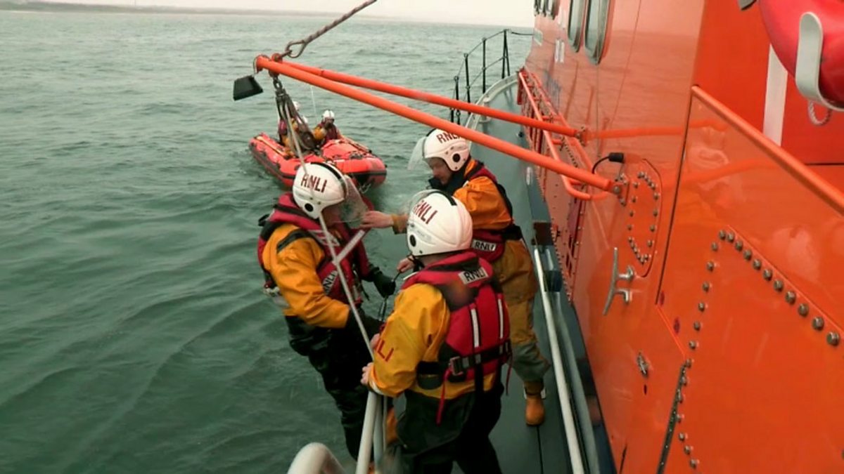 BBC One - The Harbour, Series 1, Episode 6, RNLI training exercise