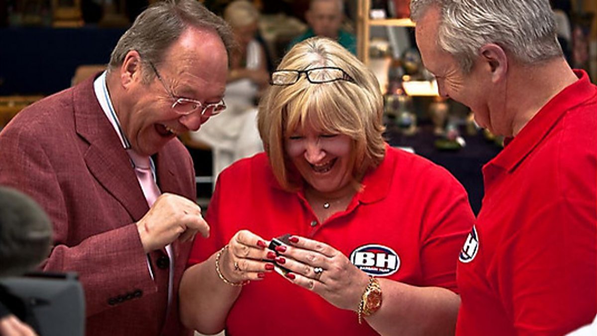 BBC One - Bargain Hunt, Series 32, Builth Wells 1, In Loving Memory of ...