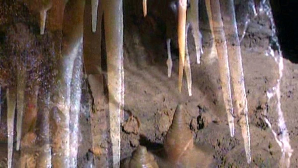 BBC Two - Science Clips, Rocks and Soils, The formation of caves