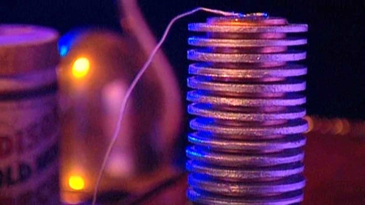 BBC Two - Science Clips, Changing Circuits, Circuit diagrams