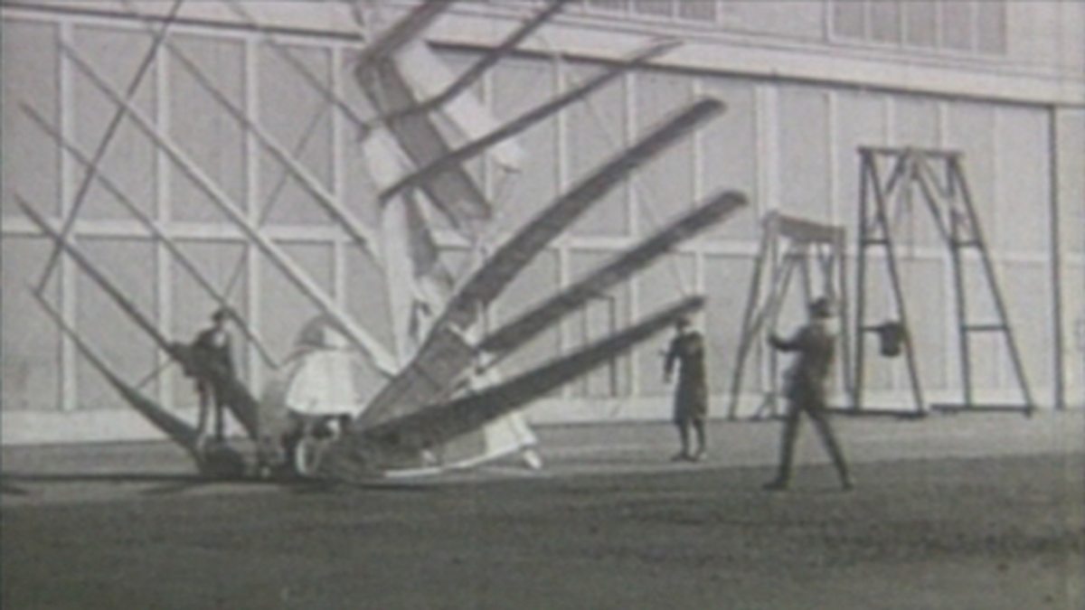 BBC Two - Primary Focus Science, Materials used to build flying machines