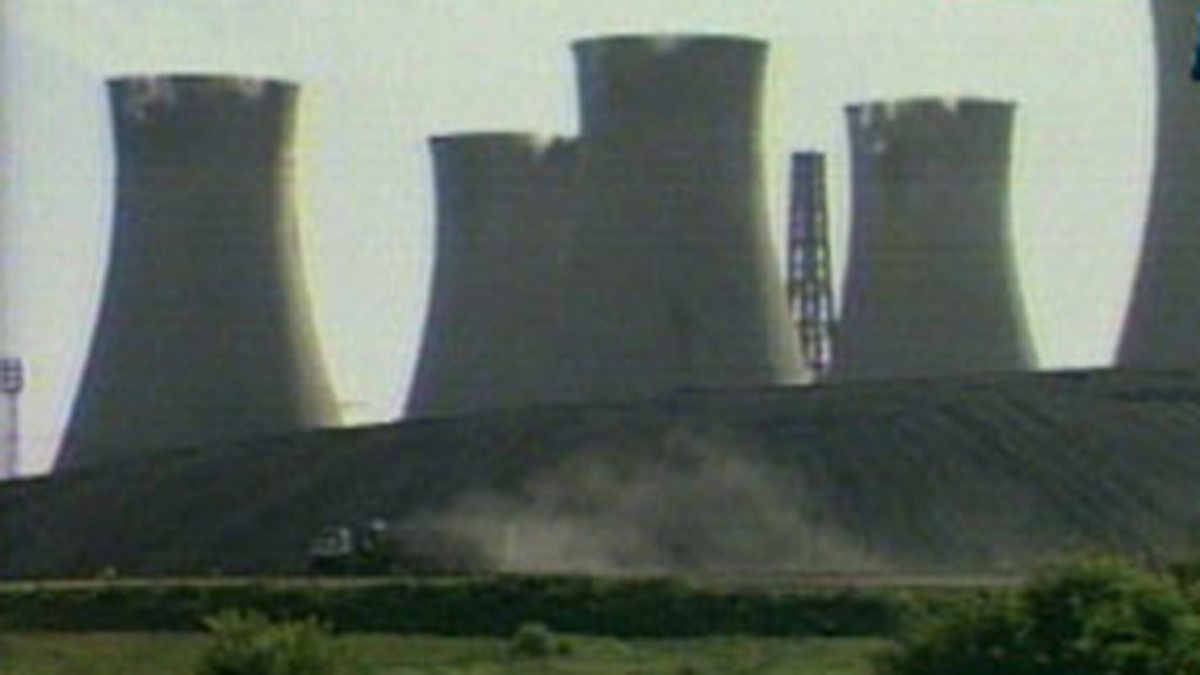 BBC Two - Bitesize: Chemistry, Acid rain and its effects on the ...