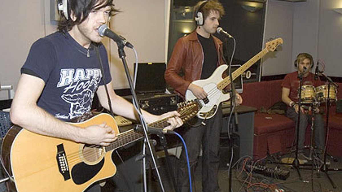 BBC Radio 1 - Jo Whiley, 09/04/2008, Elliot Minor in the Live Lounge ...
