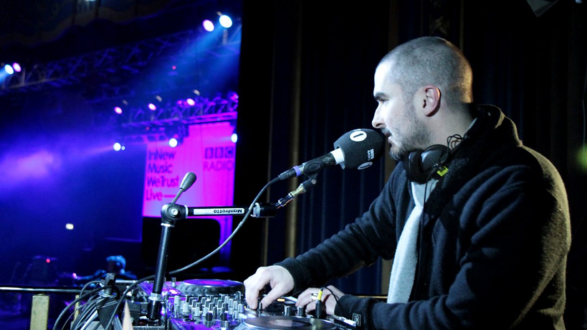 BBC Radio 1 - Zane Lowe, In New Music We Trust Live - 20 Jan 11 - Zane ...