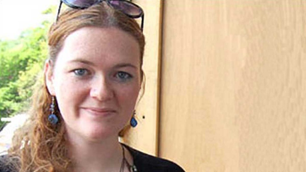 BBC Radio Cymru - Nia Roberts - Manon Steffan Ros