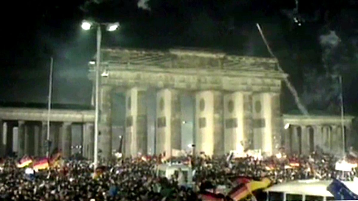 BBC News - BBC One O’Clock News, 03/10/1990, Germany is Reunited