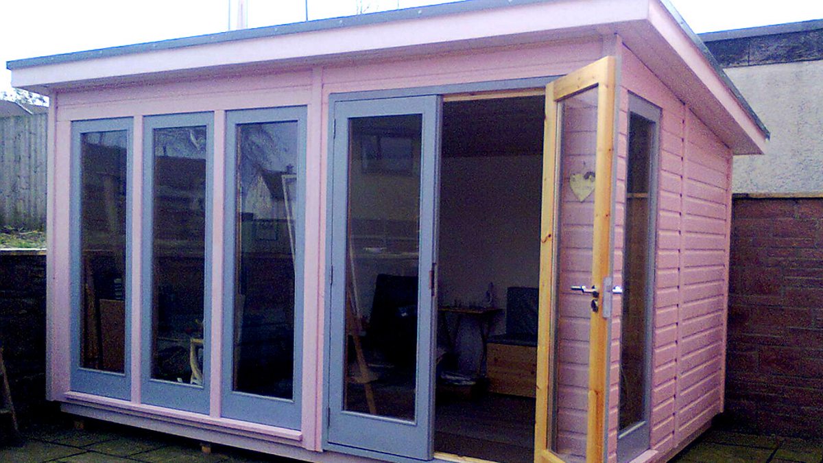 BBC Radio Scotland - Pink shed! - Call Kaye, Louise White sits in ...