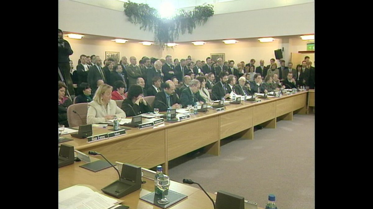BBC News - BBC News, 10/04/1998, Peace deal is done in Northern Ireland