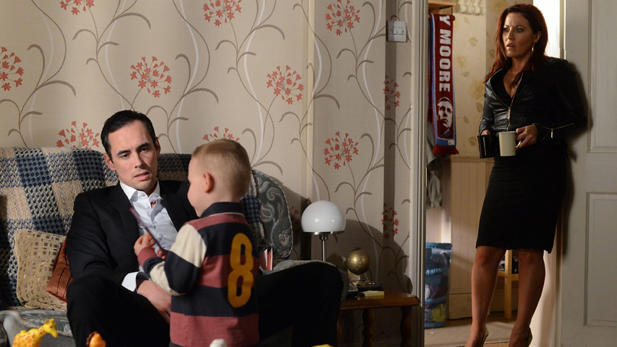 BBC One - EastEnders 2013 - 2017, 2013, 20/06/2013, Catch-Up: Thursday ...