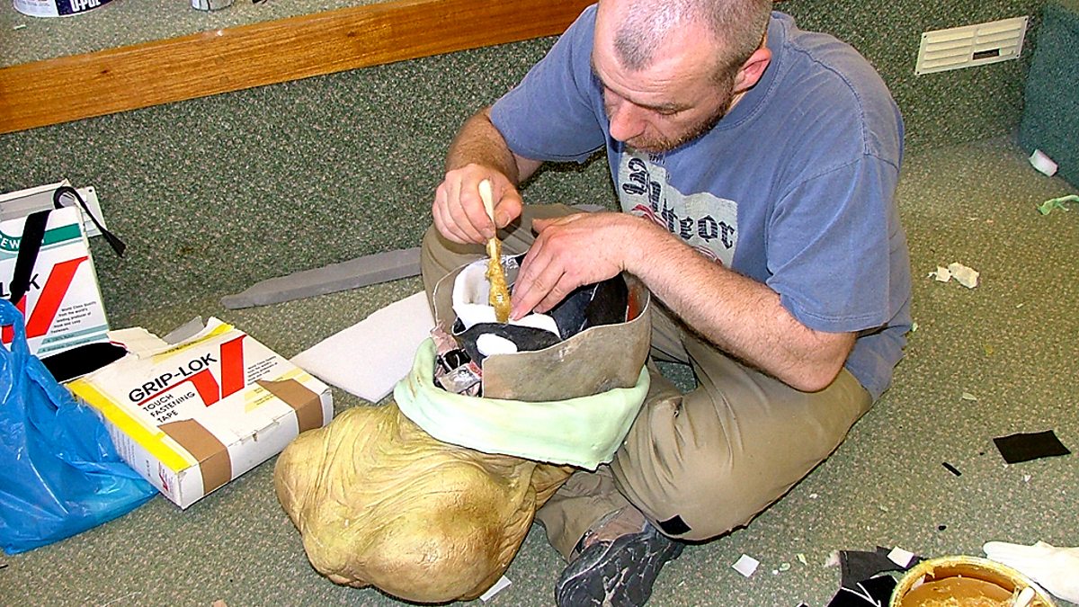 Doctor Who Confidential - Series 1: 5. Why on Earth? - BBC iPlayer