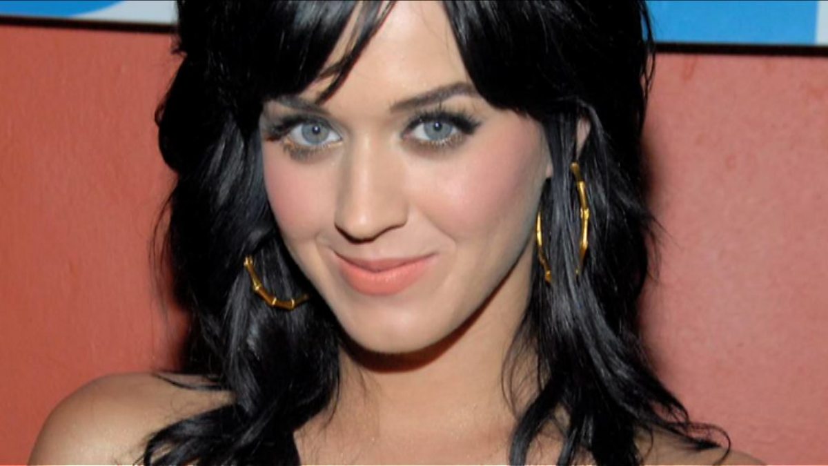 BBC Radio 1 - The Official Chart on Radio 1 with Jack Saunders, Katy ...