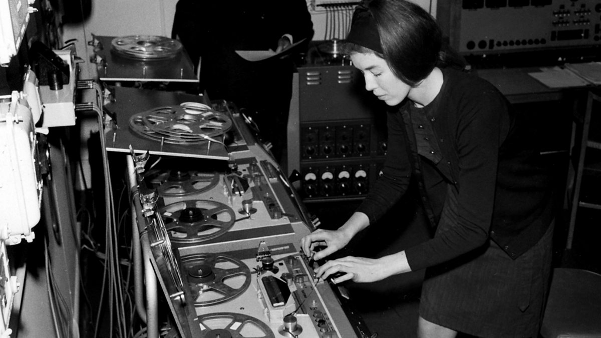 BBC Radio 4 Extra - Martyn Wade - Blue Veils and Golden Sands