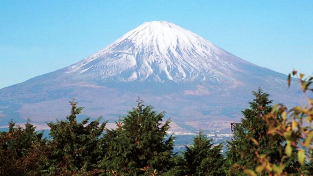 BBC Four - In the Shadow of Fujisan
