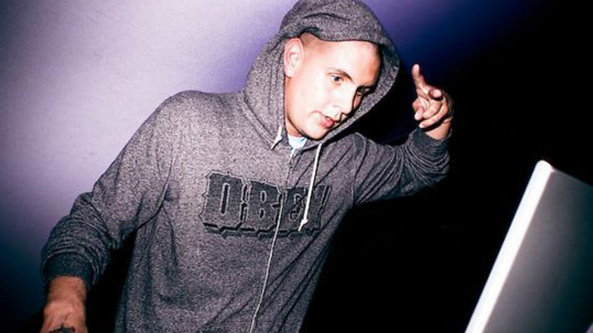 BBC Radio 1 - Diplo and Friends, Benzi and Luvstep, Benzi's Girl Trapz ...