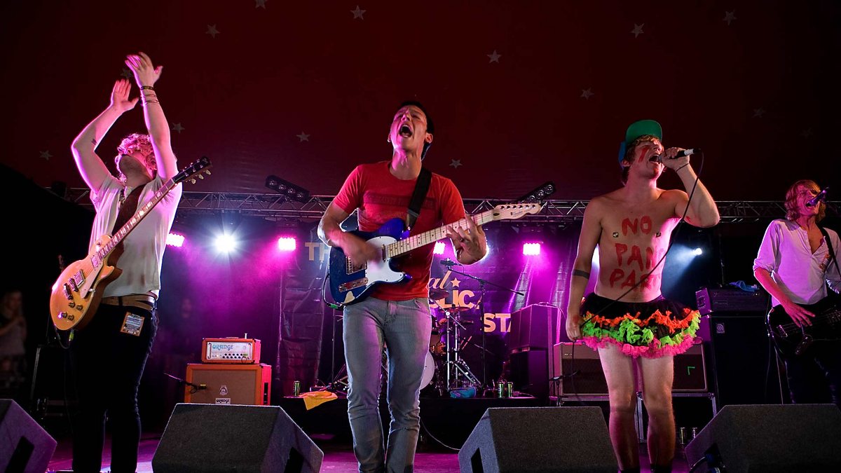 BBC Radio 2 - Dermot O'Leary, Damon Albarn, Soak, Cage the Elephant ...