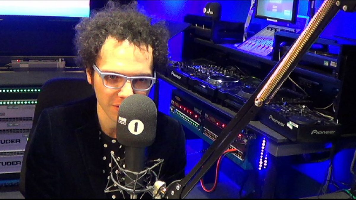 BBC Radio 1 - The Official Chart on Radio 1 with Jack Saunders, Sam ...