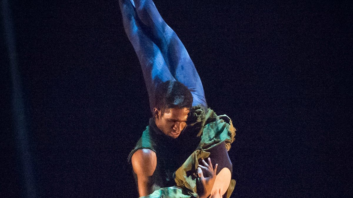 BBC Arts - BBC Arts - WW1-inspired dance at Imperial War Museum North