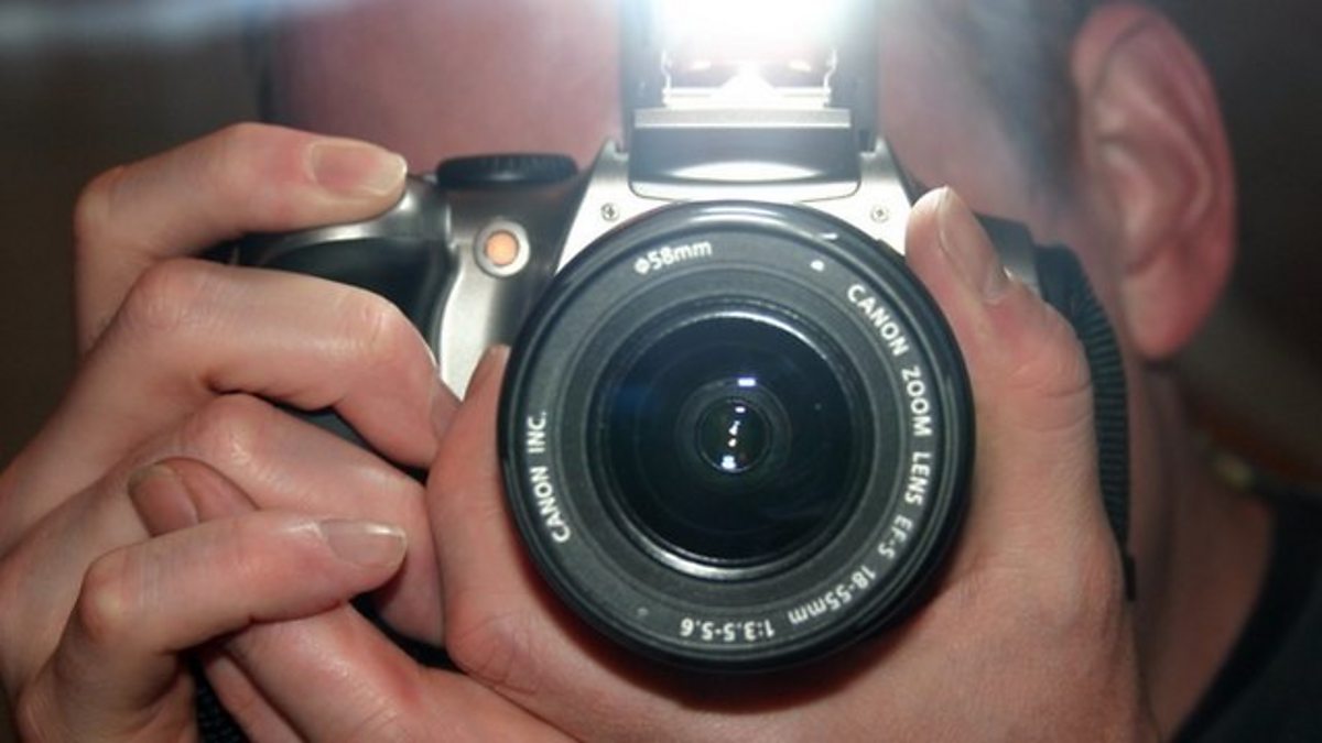 BBC Radio 4 - PM, 16/04/2014, PM listeners' sounds: Olympus camera