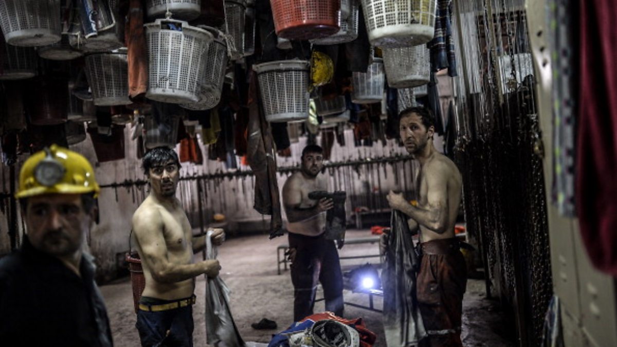 BBC World Service - World Update, Turkey mine: The story behind a photo