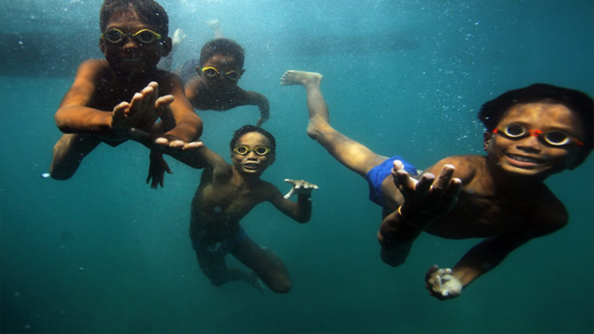 S4C - Plant y Byd, Byw ar gefnfor Malaysia