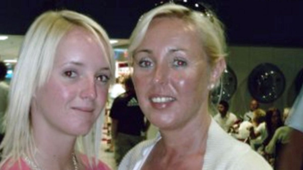 BBC Radio Cymru - Dan yr Wyneb gyda Dylan Iorwerth, 14/07/2014, Hayley ...