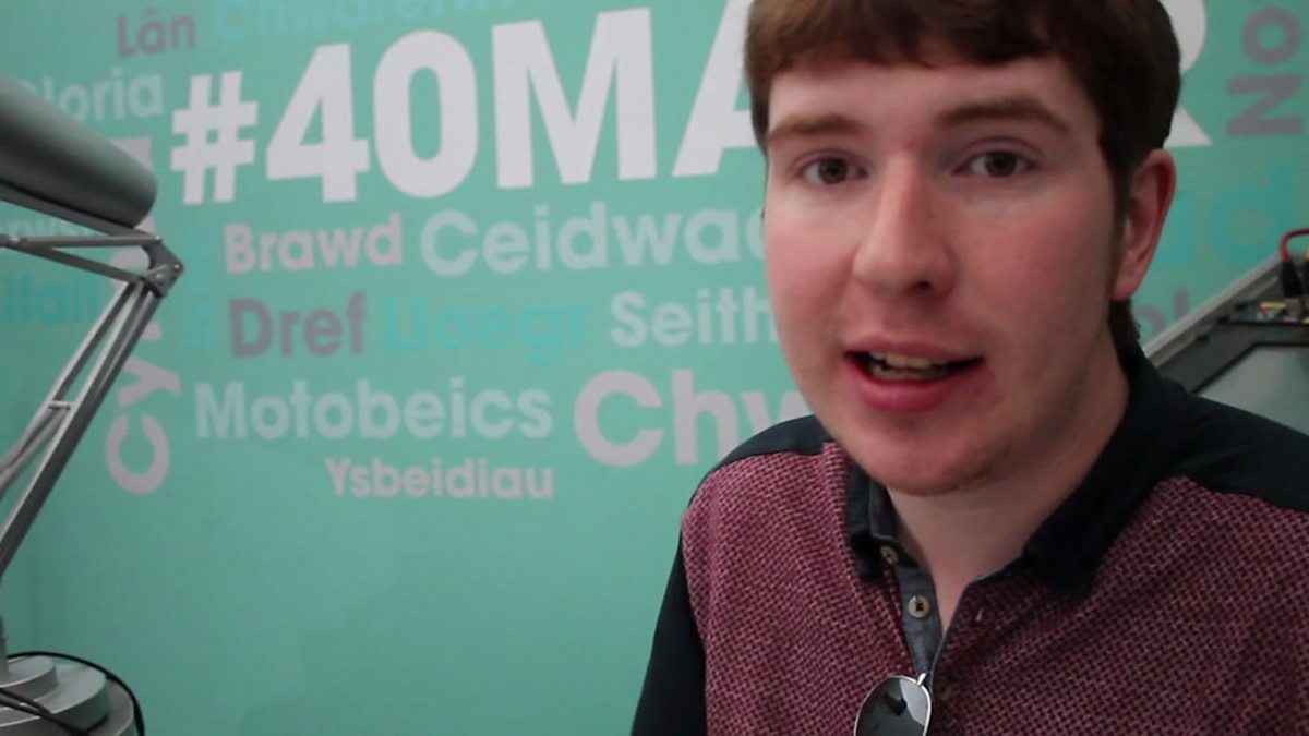 BBC Radio Cymru - Bore Cothi, 13/08/2014, Hoff gerddi Gruffudd Antur