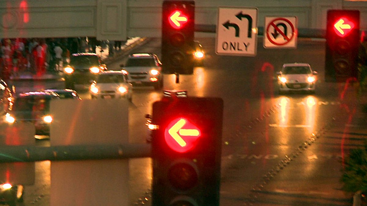 BBC News - Click, 16/08/2014 GMT, Hacking cars and traffic lights at ...