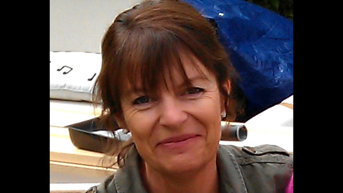 Holly Stott's Instagram, Twitter & Facebook on IDCrawl