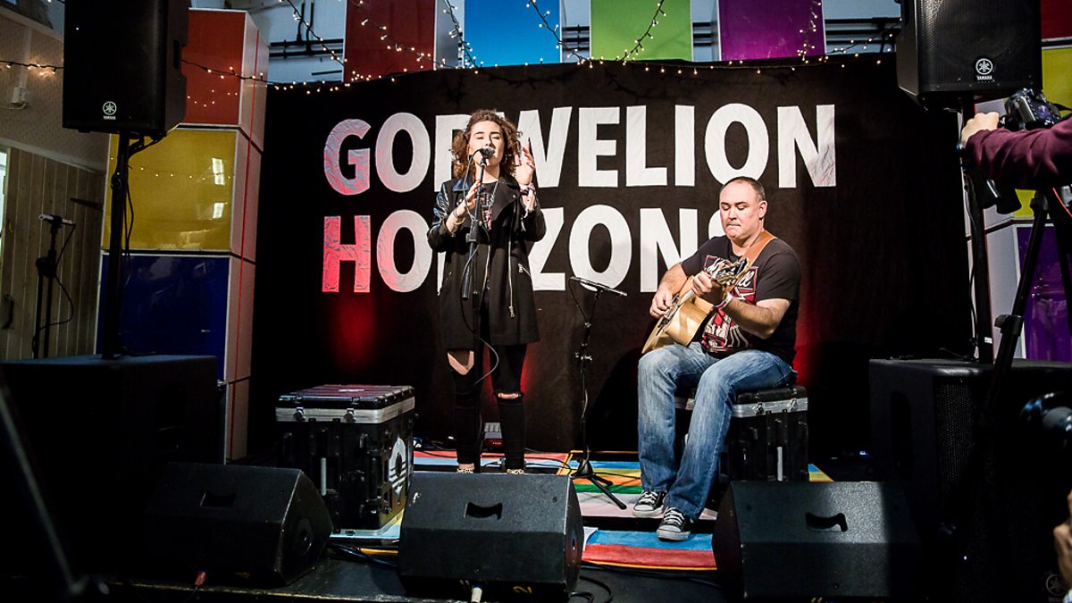 BBC Radio Cymru - Gorwelion, Gabrielle Murphy - Gabrielle Murphy - Dim Sŵn