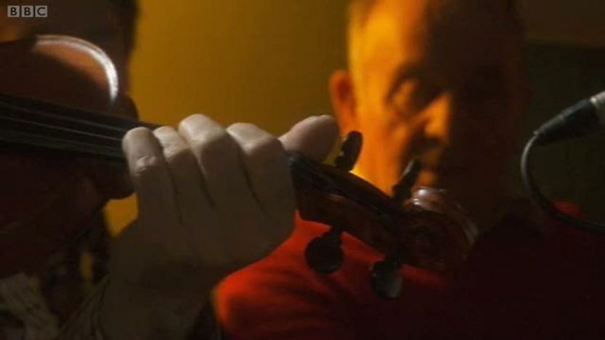 BBC Two - Blas Ceoil, Series 3, Episode 8, Ciarán Kelly, Ciarán Curran ...