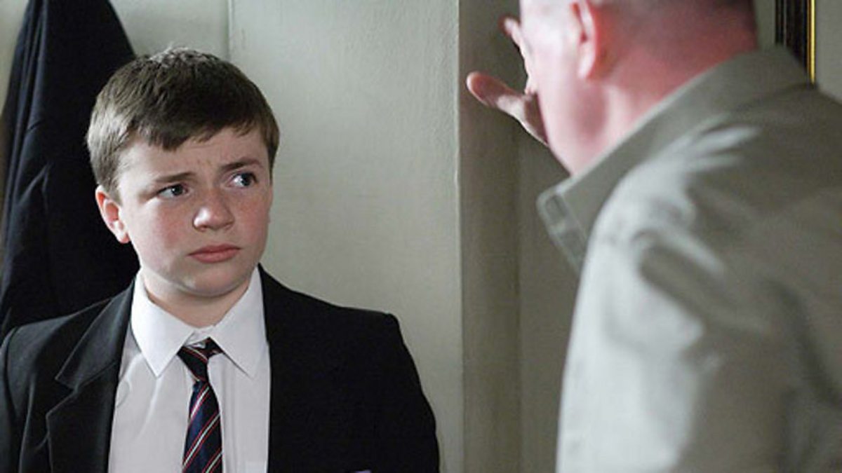 BBC One - EastEnders 2008 - 2012, 2010, 12/07/2010, Catch-up: Monday 12 ...