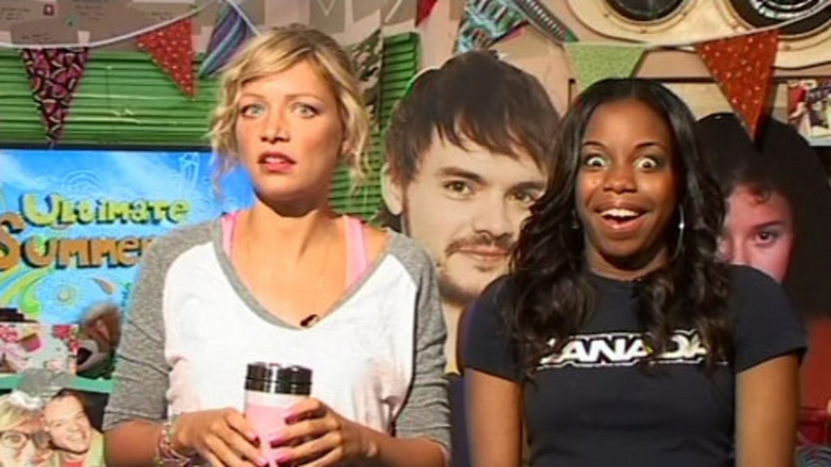 CBBC - Chloë and London, London tries to prank Chloe!