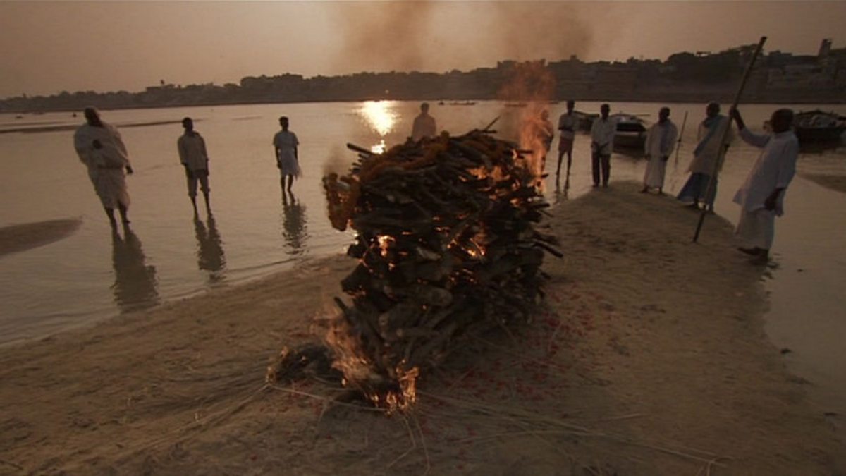 BBC Two - Ganges, River of Life, Hindu cremation