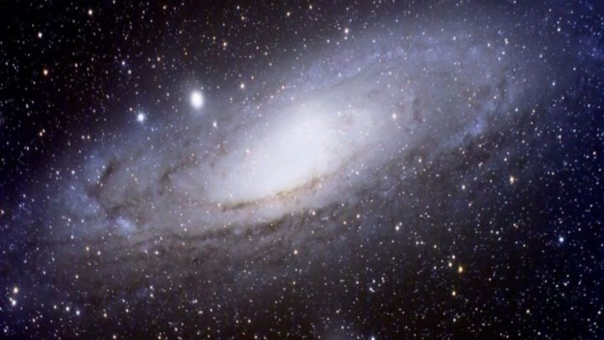 BBC Four - The Sky at Night, Neighbourhood Watch, What is a galaxy?