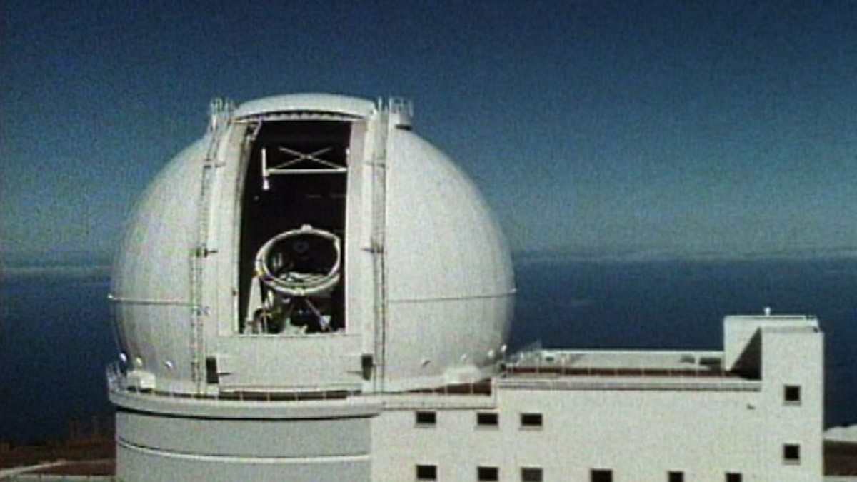 BBC Four - The Sky at Night, Light Fantastic, The large telescopes