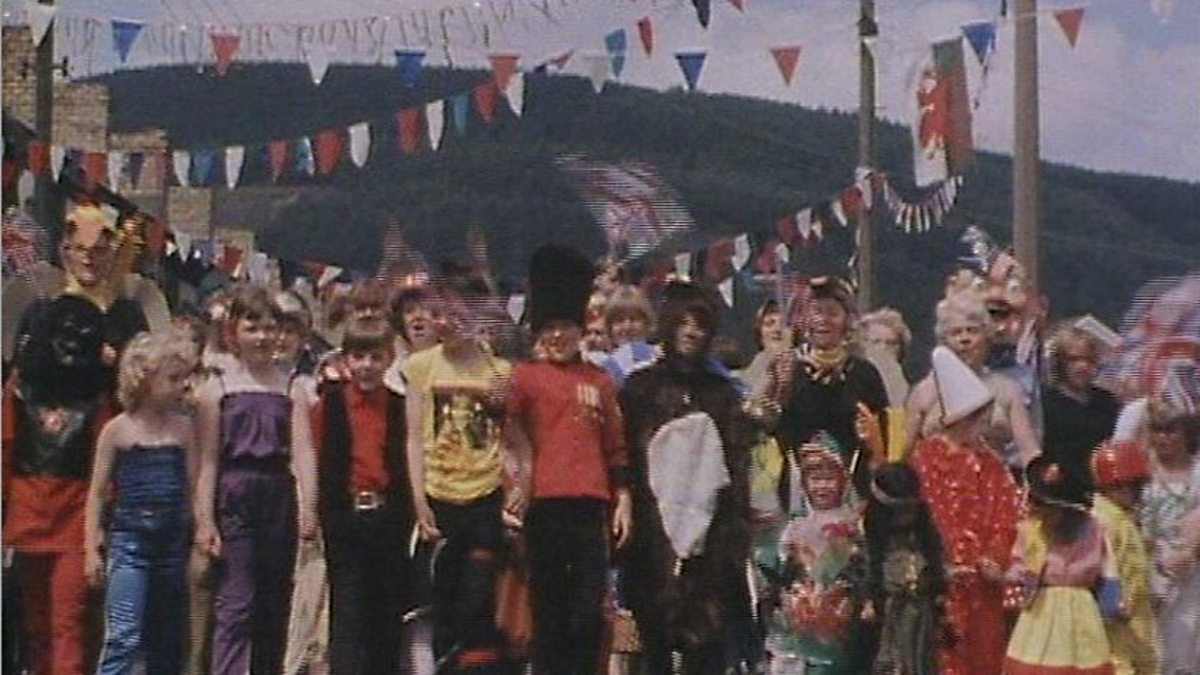 BBC One - BBC Midday News, 29/07/1981, Wales celebrates the marriage of ...