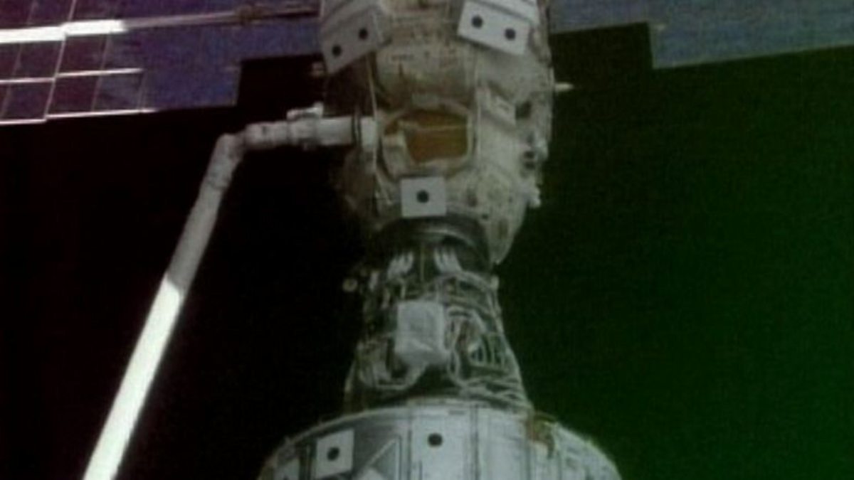 BBC News - BBC Six O'Clock News, 07/12/1998, ISS construction begins