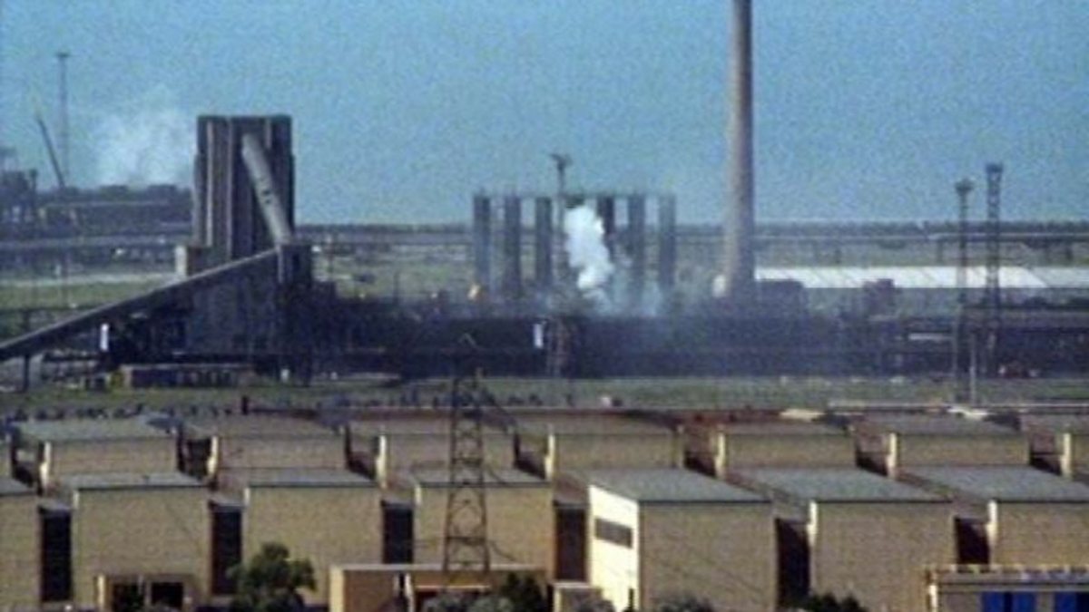 BBC Two - How Green, Muck and Brass, Air Pollution at Port Talbot