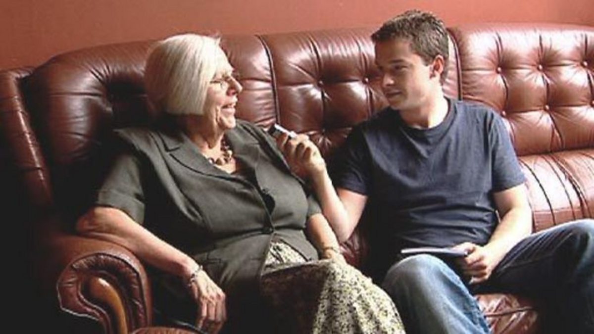 BBC - Hands on History, How to undertake your own oral history interview