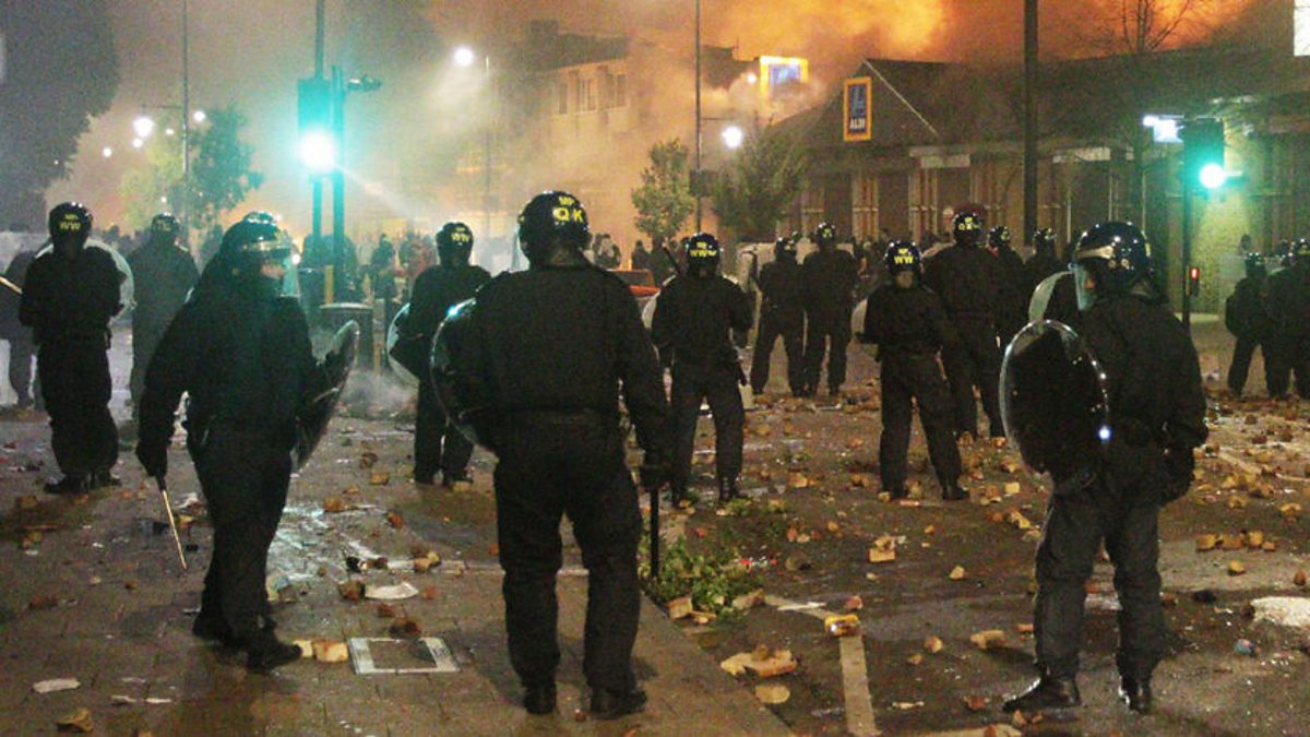 BBC Radio 5 Live - 5 Live Breakfast, 08/08/2011, London riots: "The ...