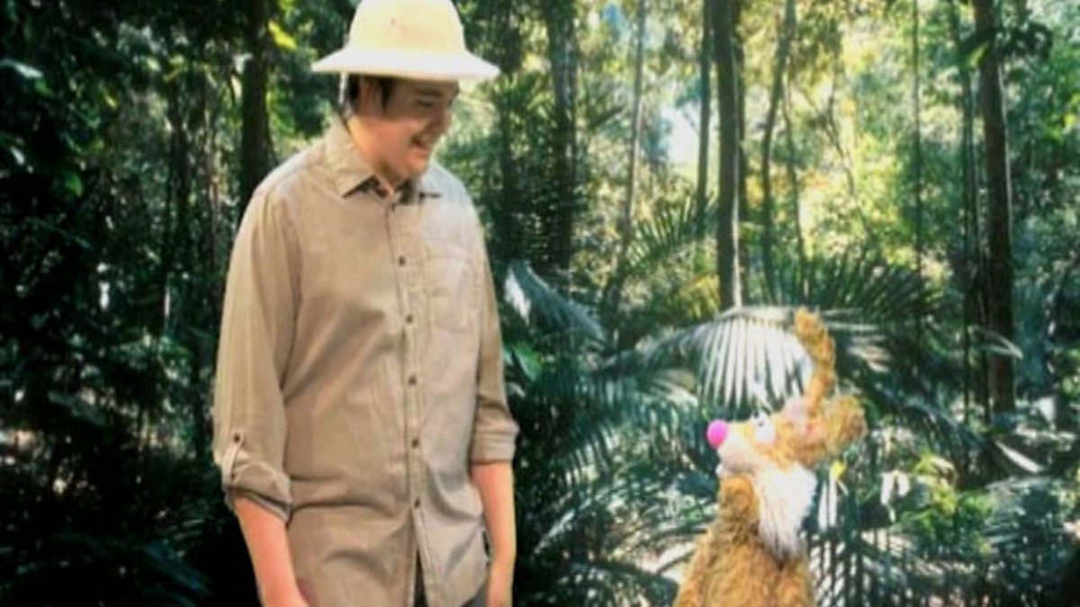 CBBC - Chris and Dodge, Chris gets Live 'n' Deadly