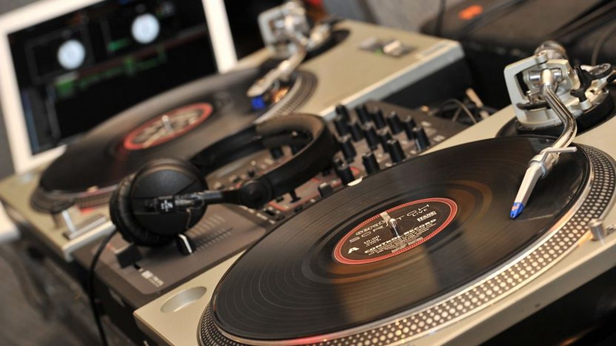 BBC Radio 1 - Radio 1's Dance Party with Annie Mac, Sam Frank - Mini Mix