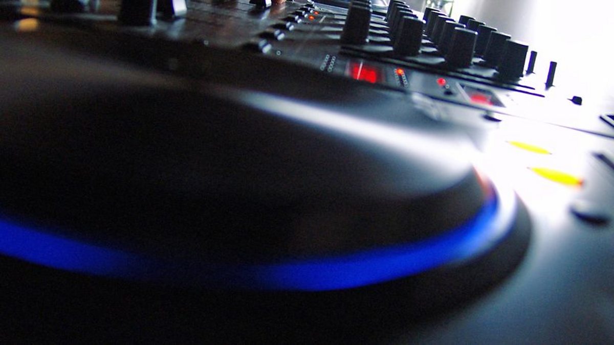 BBC Radio 1Xtra - 100% HomeGrown with DJ Target, SPECIAL GUEST MIX ...
