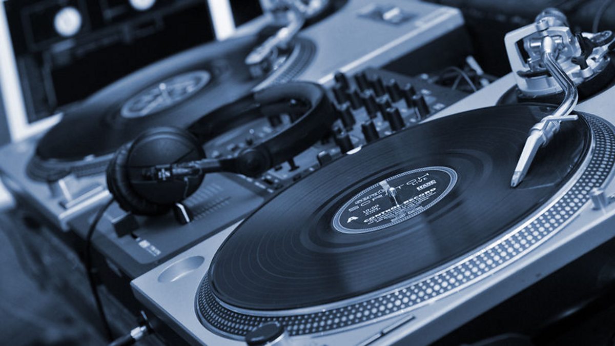 BBC Radio 1 - Kutski, DJ Y.O.Z live in the studio!, DJ Y.O.Z - Guest Mix