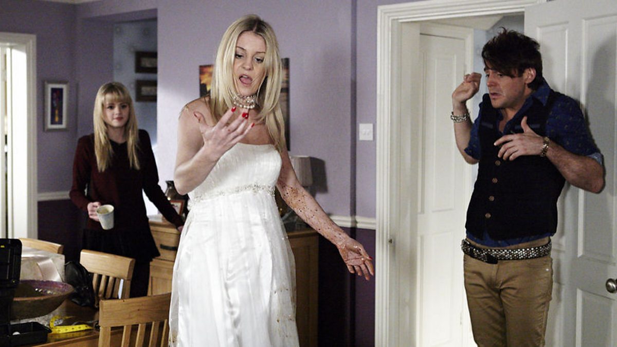 BBC One - EastEnders 2008 - 2012, 2012, 06/02/2012, Catch-Up: Monday ...