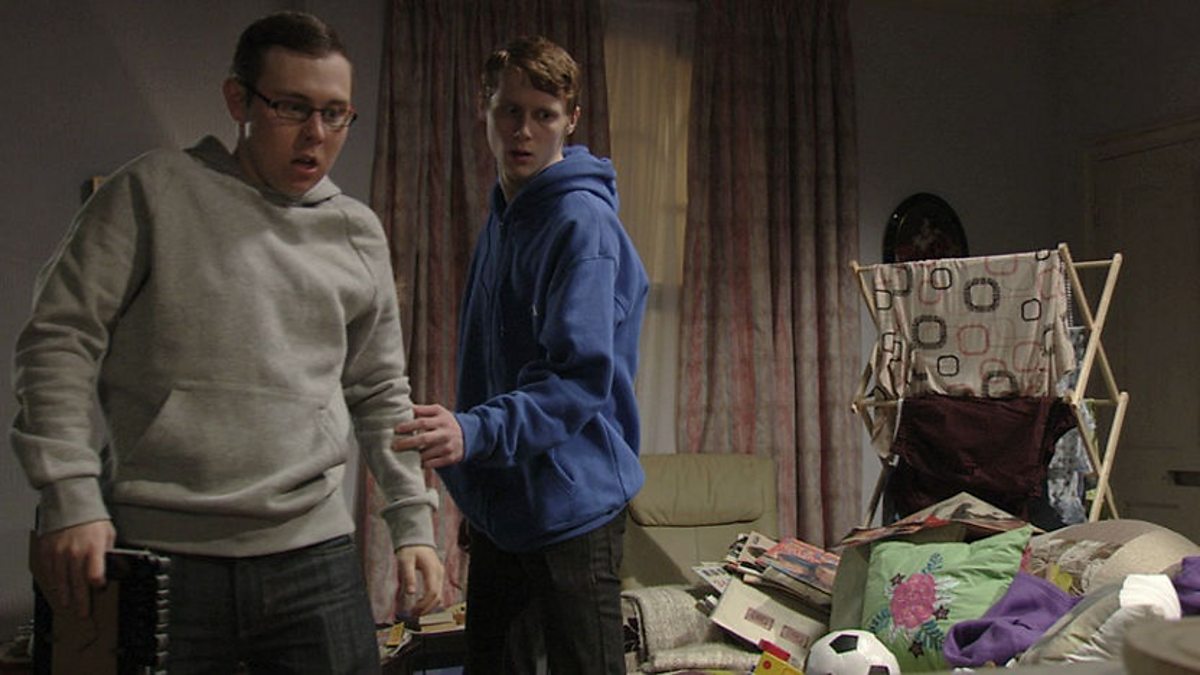 BBC One - EastEnders 2008 - 2012, 2012, 19/03/2012, Catch-Up: Monday ...