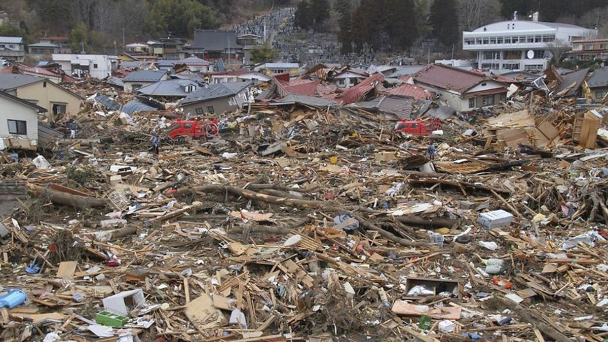 BBC Radio 4 - Costing the Earth, Tsunami Debris, Costing the Earth ...