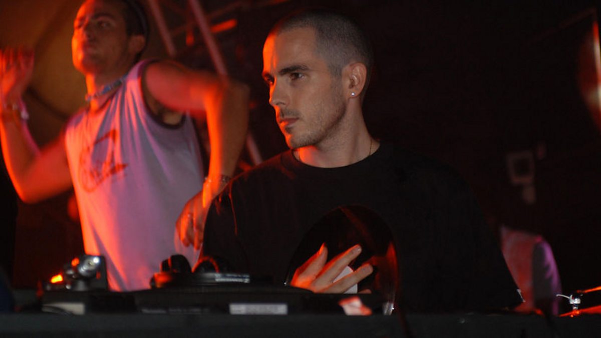 BBC Radio 1 - Radio 1's Dance Party with Annie Mac, B.Traits sits in ...