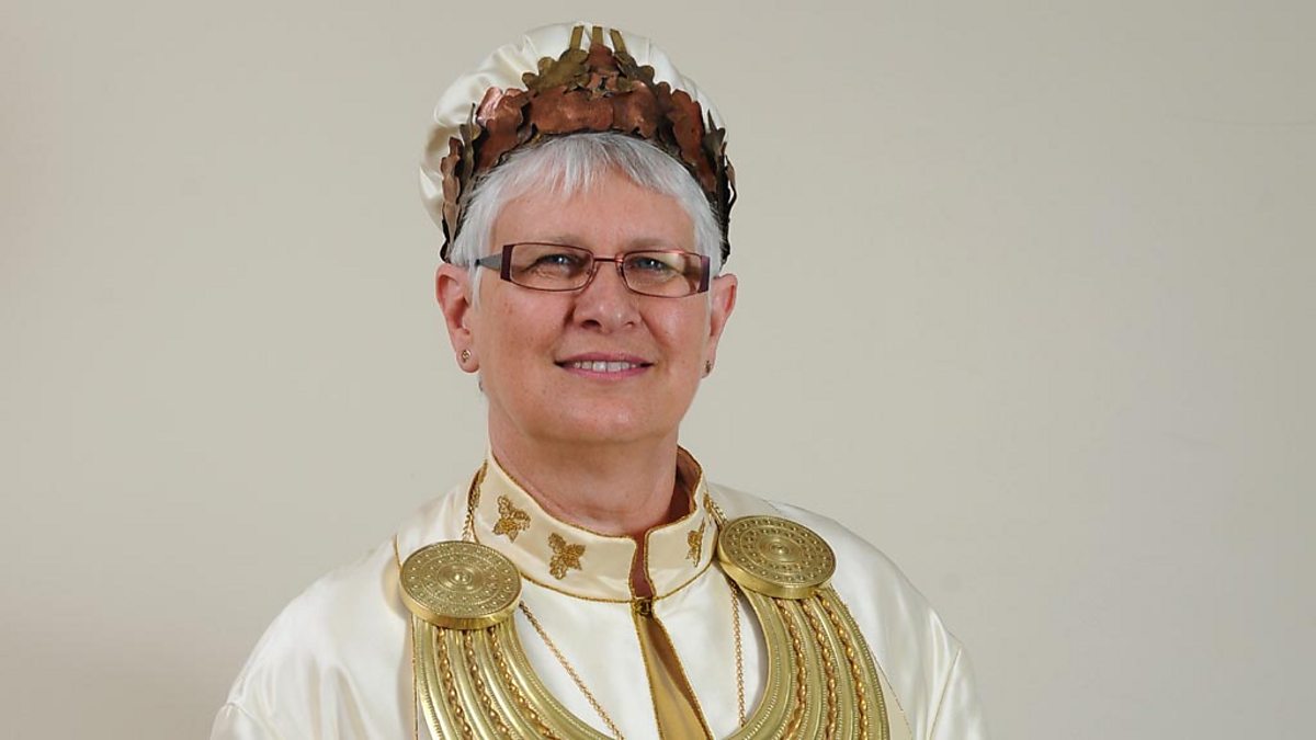 BBC Radio Cymru - Rhaglen Dylan Jones, 02/01/2015, Christine James ...