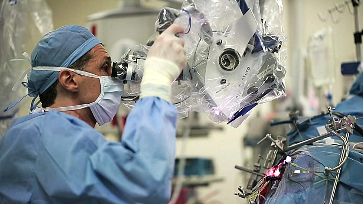 BBC News - Click, 31/01/2015 GMT, The pioneering tech helping to treat ...